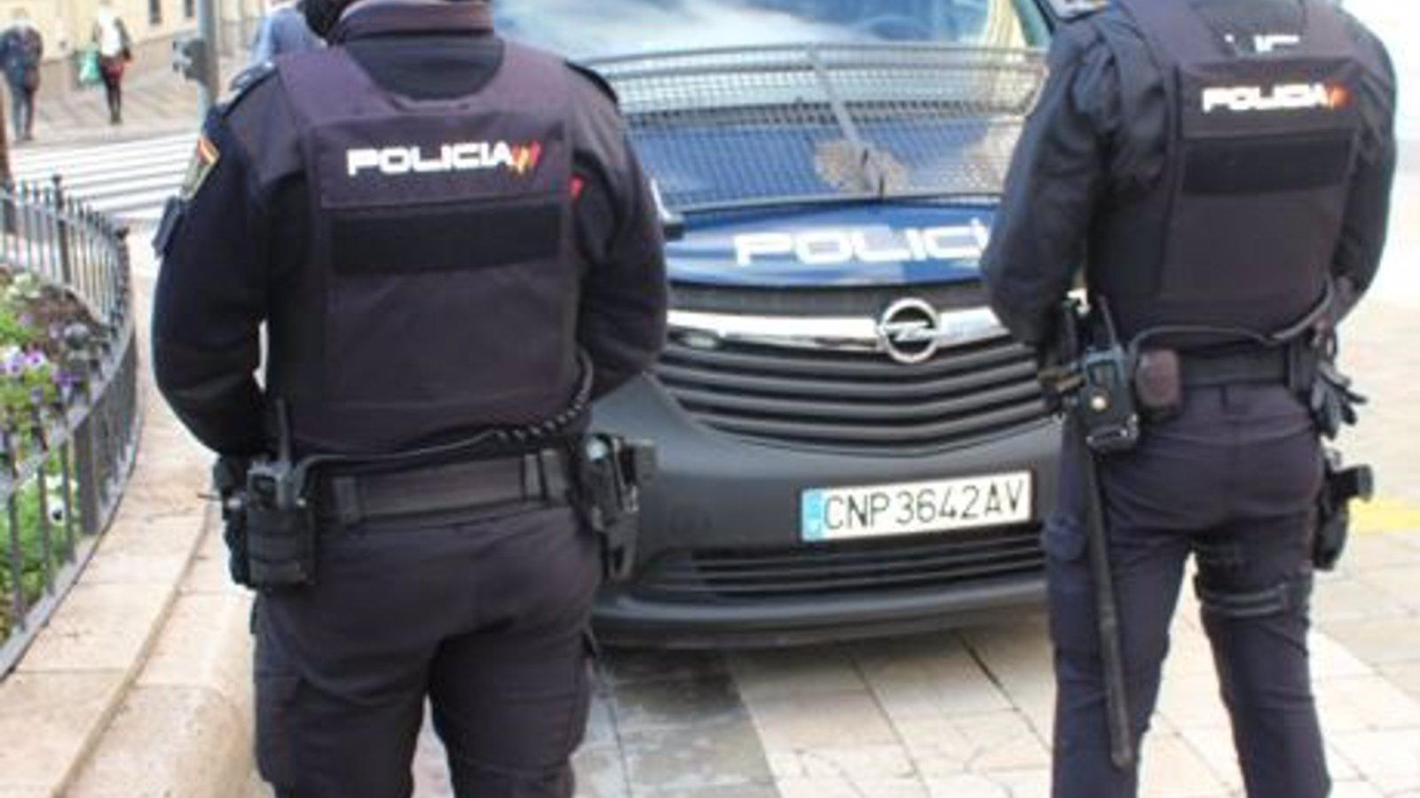 Detenido Por Amenazar Con Un Cuchillo A Vecinos En Un Parque De